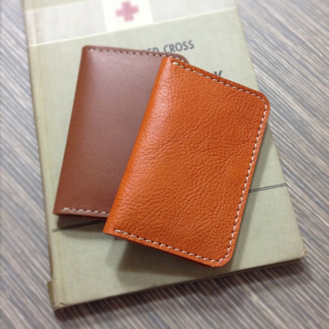 천연 소가죽 카드지갑(명함첩) - Card Purse Basic (Kansas Carrot)-와나크래프트[무료배송], 믿고 사는 즐거움 SSG.COM