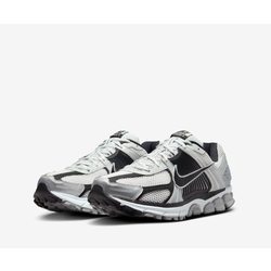 나이키 맨즈 줌 보메로 5 운동화 힙한 코디 메탈릭 실버 FJ4151 004 - SSG.COM