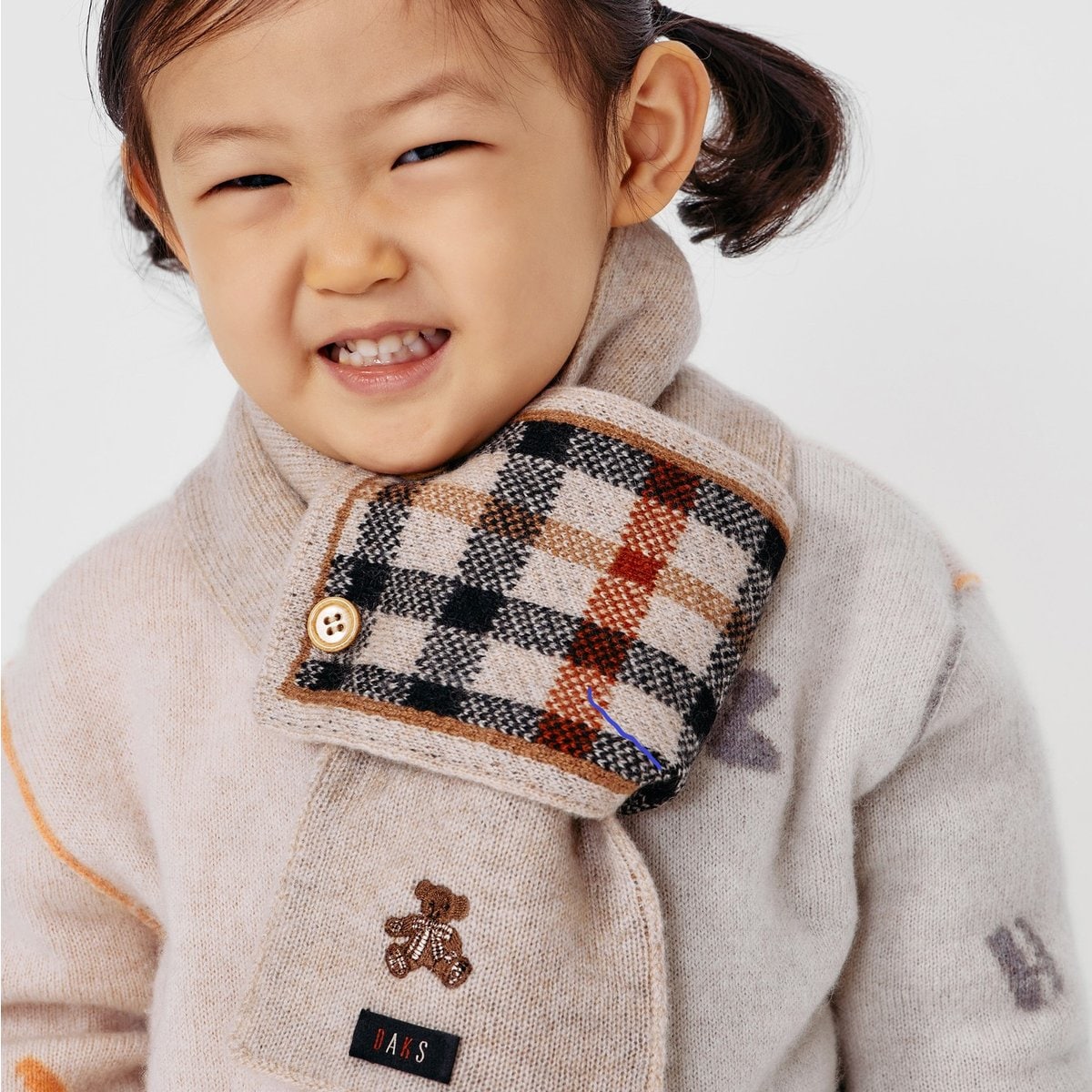 DBMU3F973W2[DAKS MUFFLER][DAKS KIDS]브라운 버튼여밈 캐시미어100% 양면 머플러 - SSG.COM