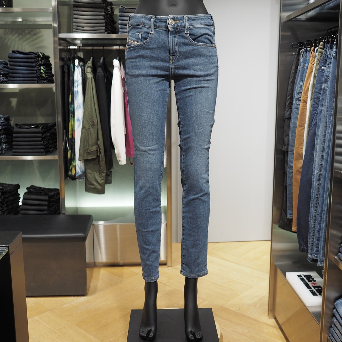 ★디젤 21FW 여성 슬림핏 조그진 올리스 69XA 1321310014 - SSG.COM