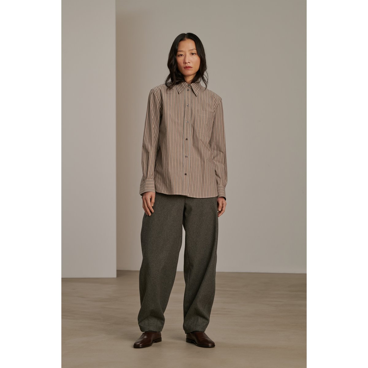 [쉐르] 24FW 블라우스 H24CHE1500ALPHEE VERT - SSG.COM