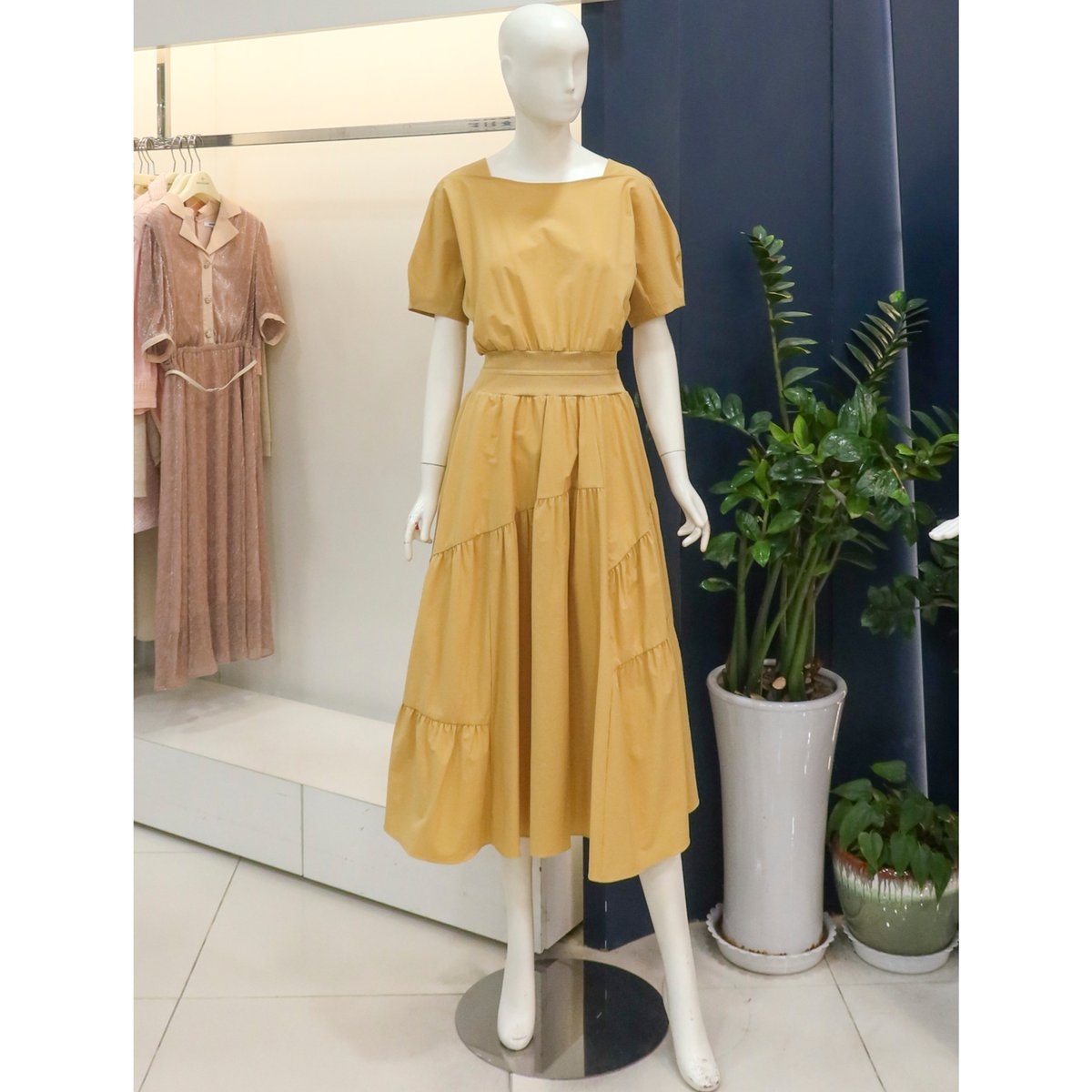 [나이스클랍]볼륨소매 허리밴딩 원피스(A242PWO522)MS - SSG.COM