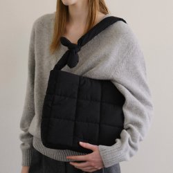 Square padding shoulder bag Black - 신세계백화점