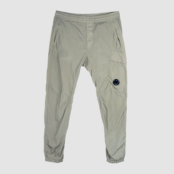 CP컴퍼니 23FW 크롬-R 렌즈 와펜 조거 레귤러 팬츠 15CMPA247A 005904G 335 - SSG.COM