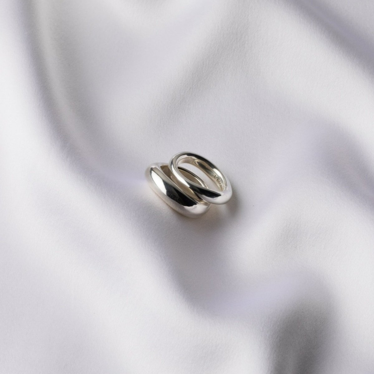 WAVE BOLD RINGS, SET OF TWO (2color) (132359875437) - SSG.COM