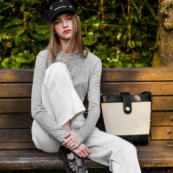 WOMAN 심볼 캔버스 바스켓 백 [2COL] / WBC2L92512 - SSG.COM