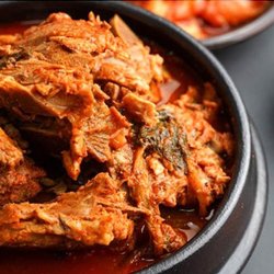 뚠뚠이 감자탕 못난이 뼈해장국 1300g - SSG.COM